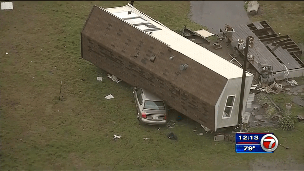 Damaging winds knock over planes, mobile homes in North Texas – WSVN ...