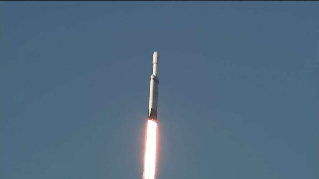 SpaceX launches mega rocket, lands all 3 boosters – WSVN 7News | Miami ...