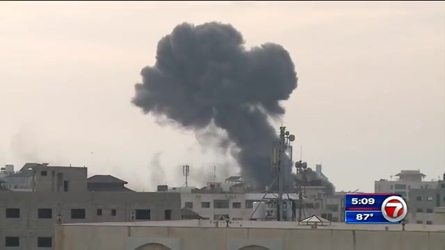 Israel steps up strikes as Gaza rocket attacks intensify – WSVN 7News ...