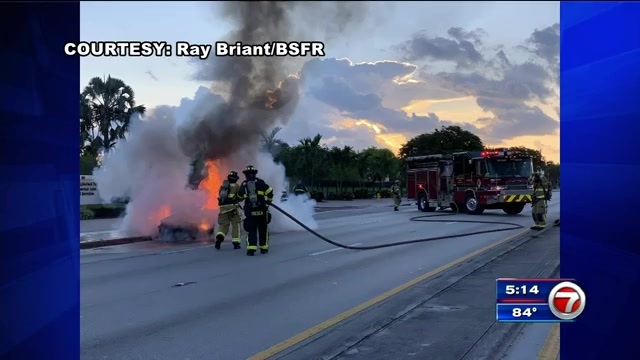 Crews put out car fire in Lauderdale Lakes; no injuries - WSVN 7News ...