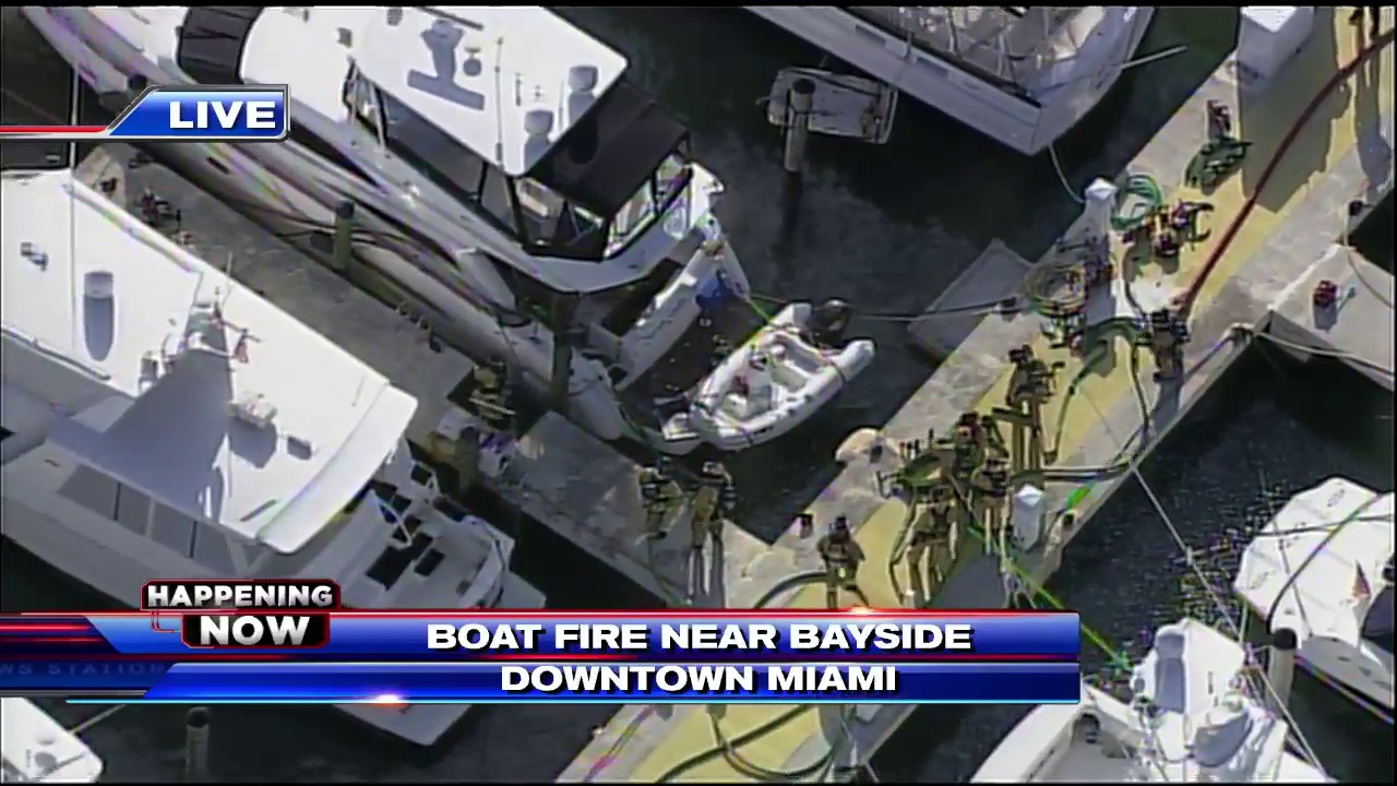 Firefighters extinguish boat fire in Downtown Miami - WSVN 7News ...