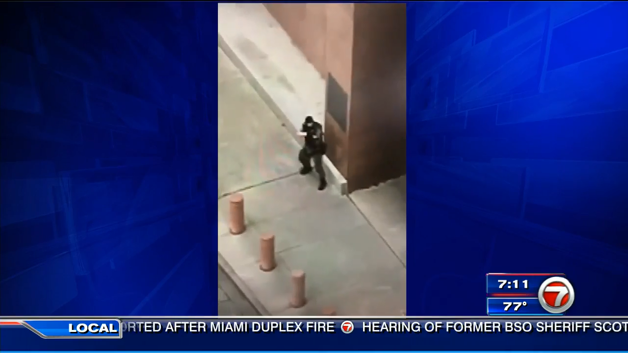 Masked gunman killed in shootout at Dallas courthouse - WSVN 7News ...