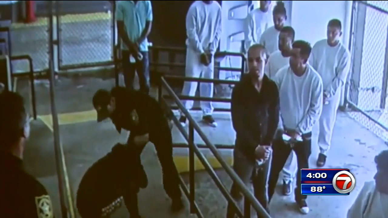 Rookie BSO deputy fired after being caught on video punching detainee ...