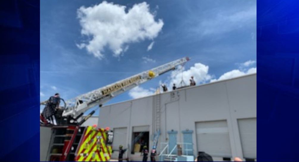 Crews rescue worker from roof of Margate building – WSVN 7News | Miami ...