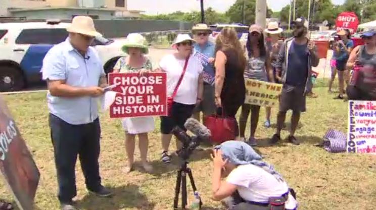 Protesters gather outside migrant detention center in Homestead - WSVN ...