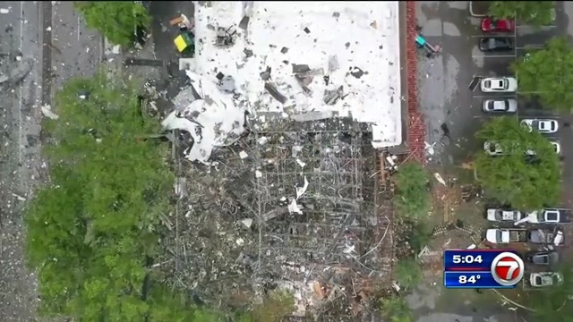 Demolition begins at site of shopping center explosion - WSVN 7News ...