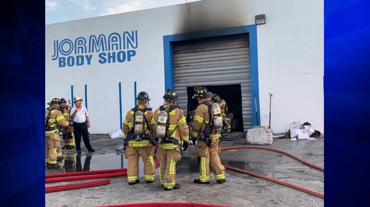Firefighters battle flames inside SW Miami-Dade warehouse - WSVN 7News ...