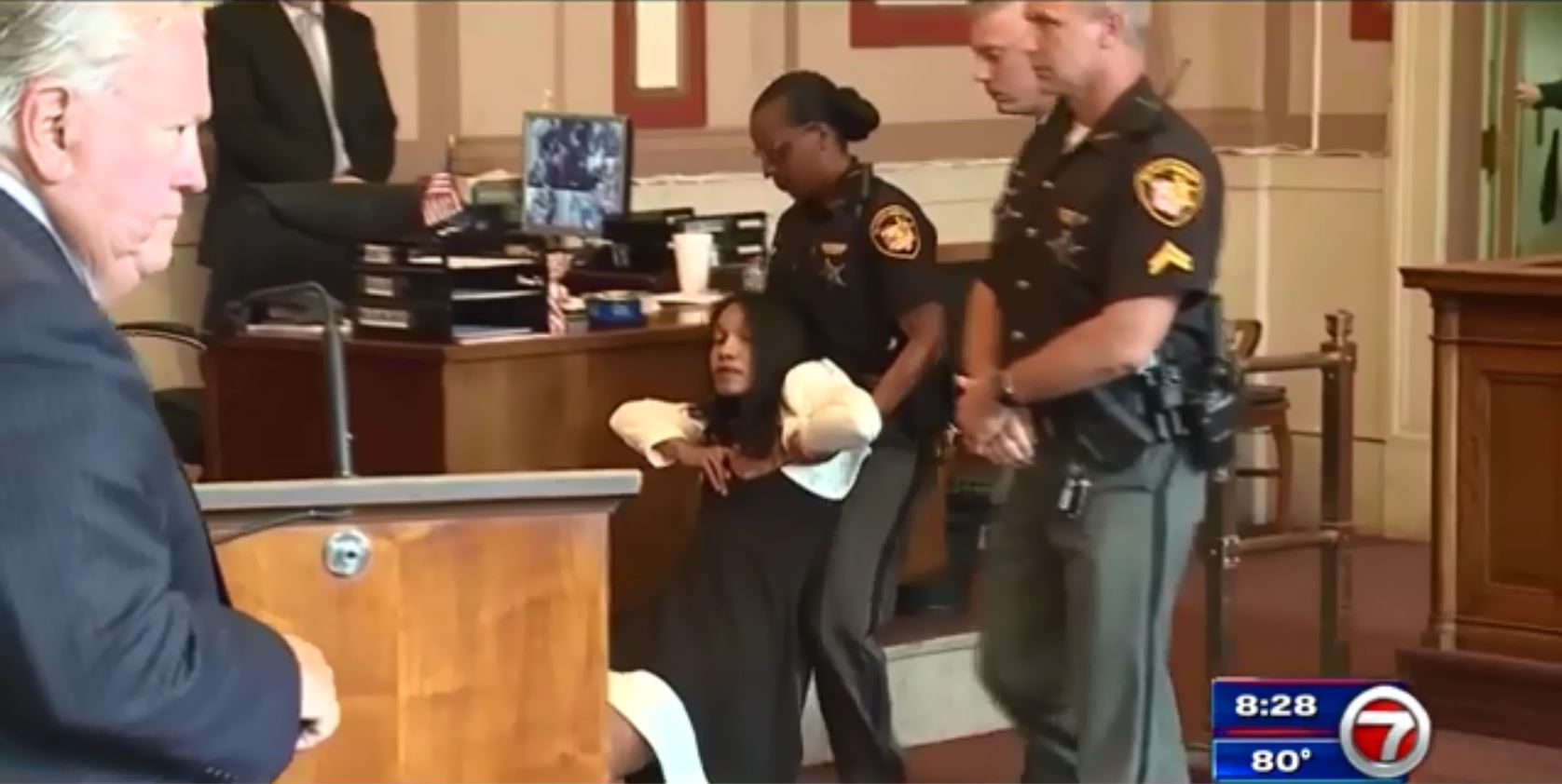 Former Ohio judge dragged from court after sentencing - WSVN 7News ...