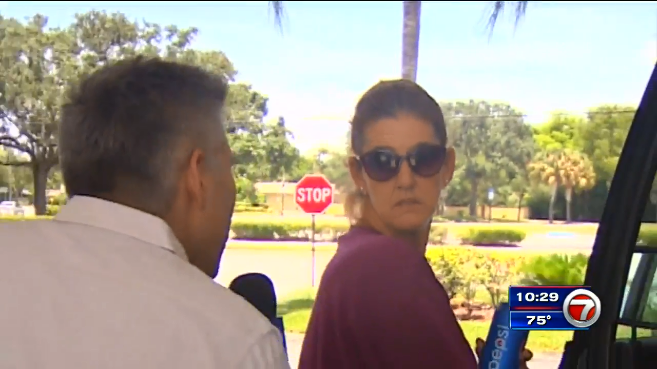 Coral Springs Mail Carrier Busted Stealing Cash And T Cards Wsvn