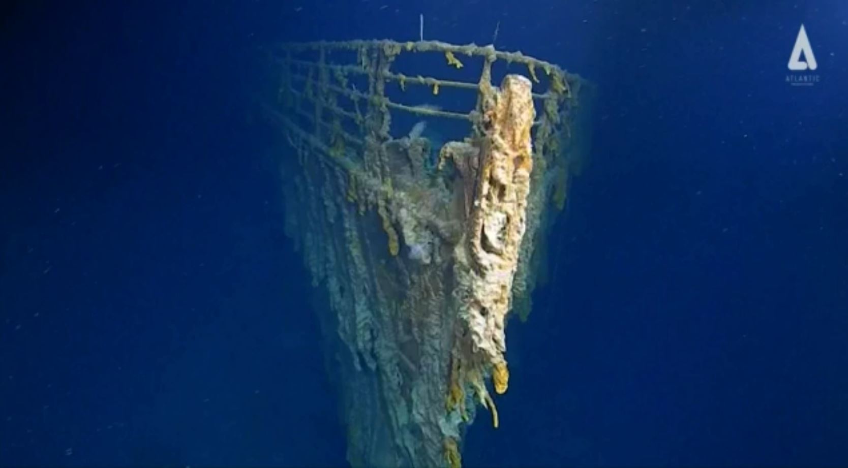 First Titanic dives in 14 years reveal how the ocean floor is ...
