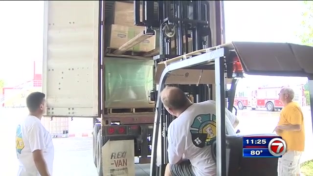 Hollywood Fire Rescue holds donation drive for Dorian victims in ...