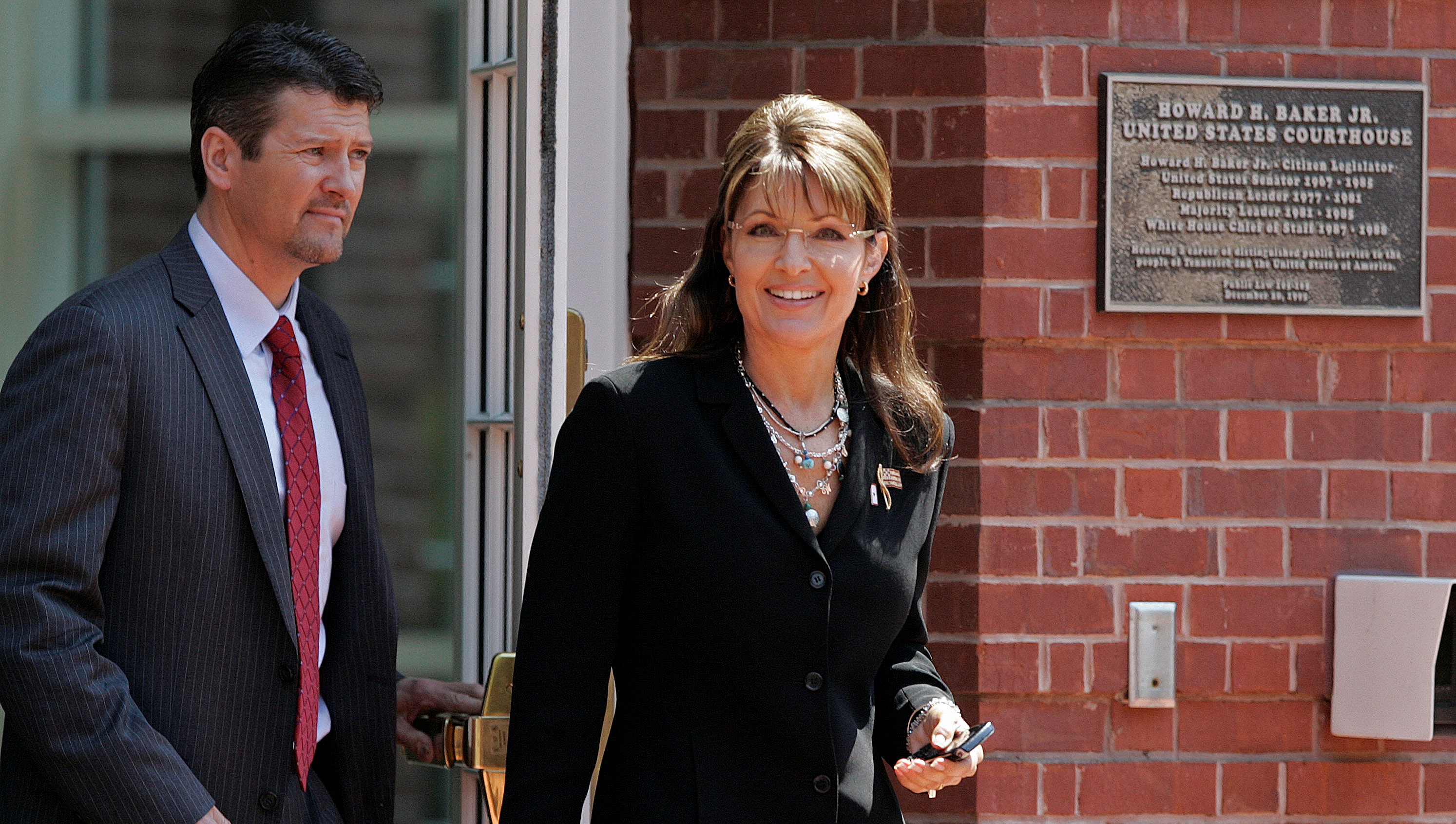 Sarah Palin’s husband appears to be seeking a divorce - WSVN 7News ...