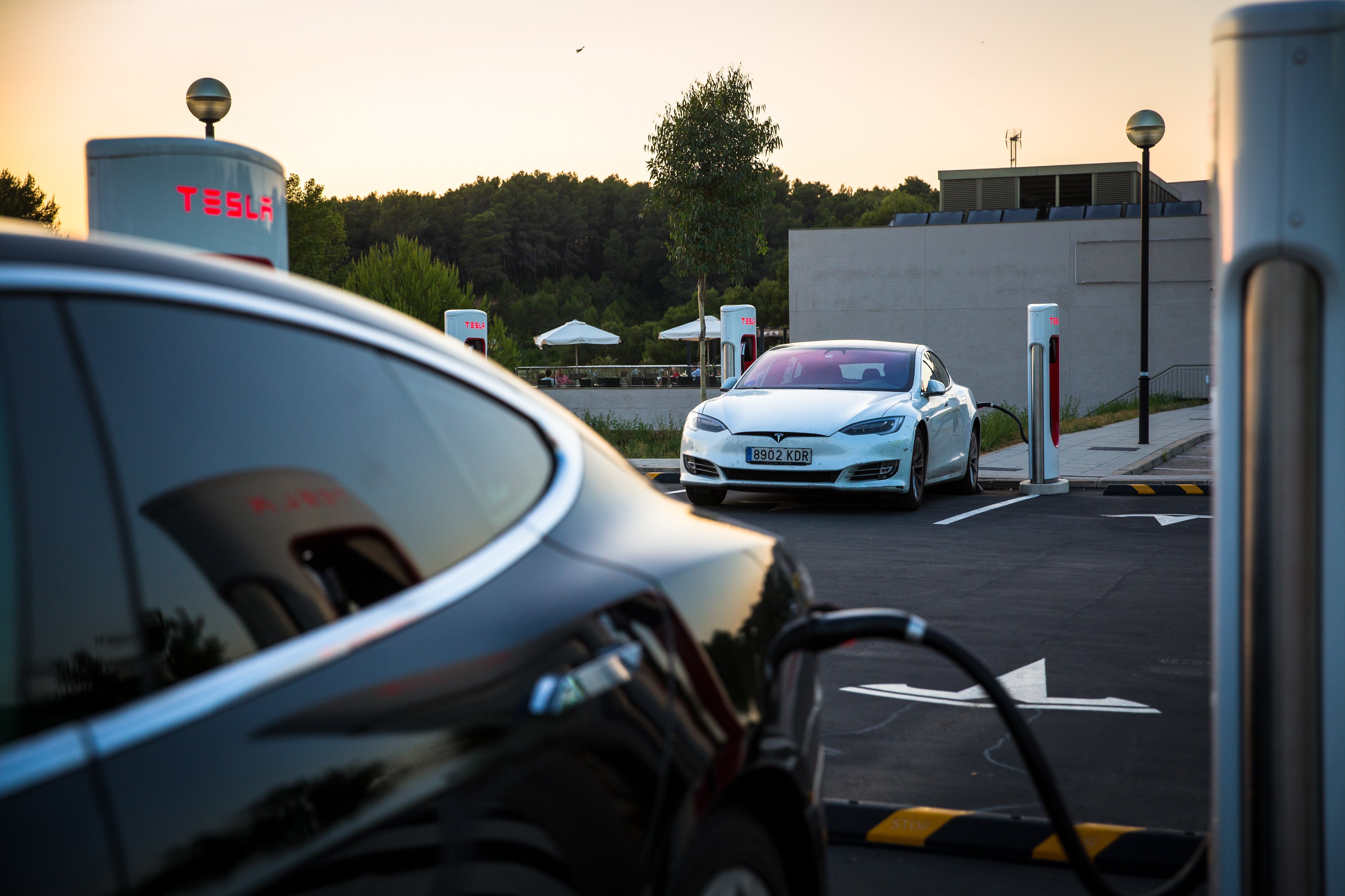 Tesla introduces new software update that comes with Netflix and ‘Car ...