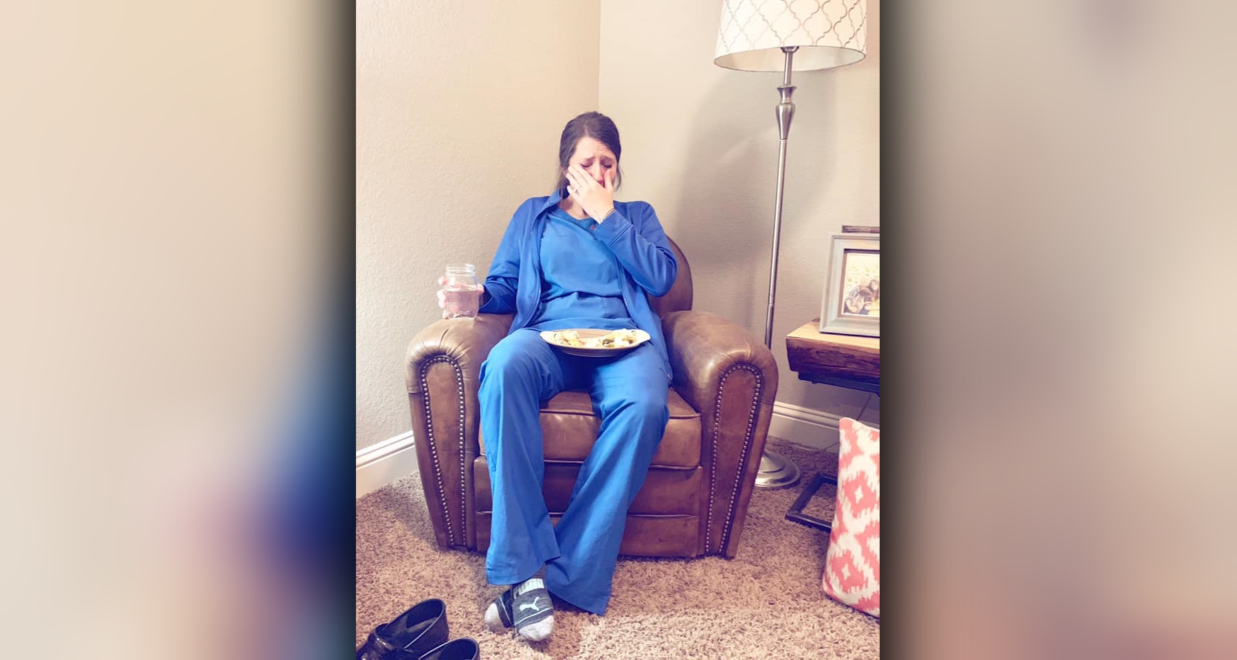 Photo Of Exhausted Nurse Goes Viral ‘can We Just Give It Up For Nurses