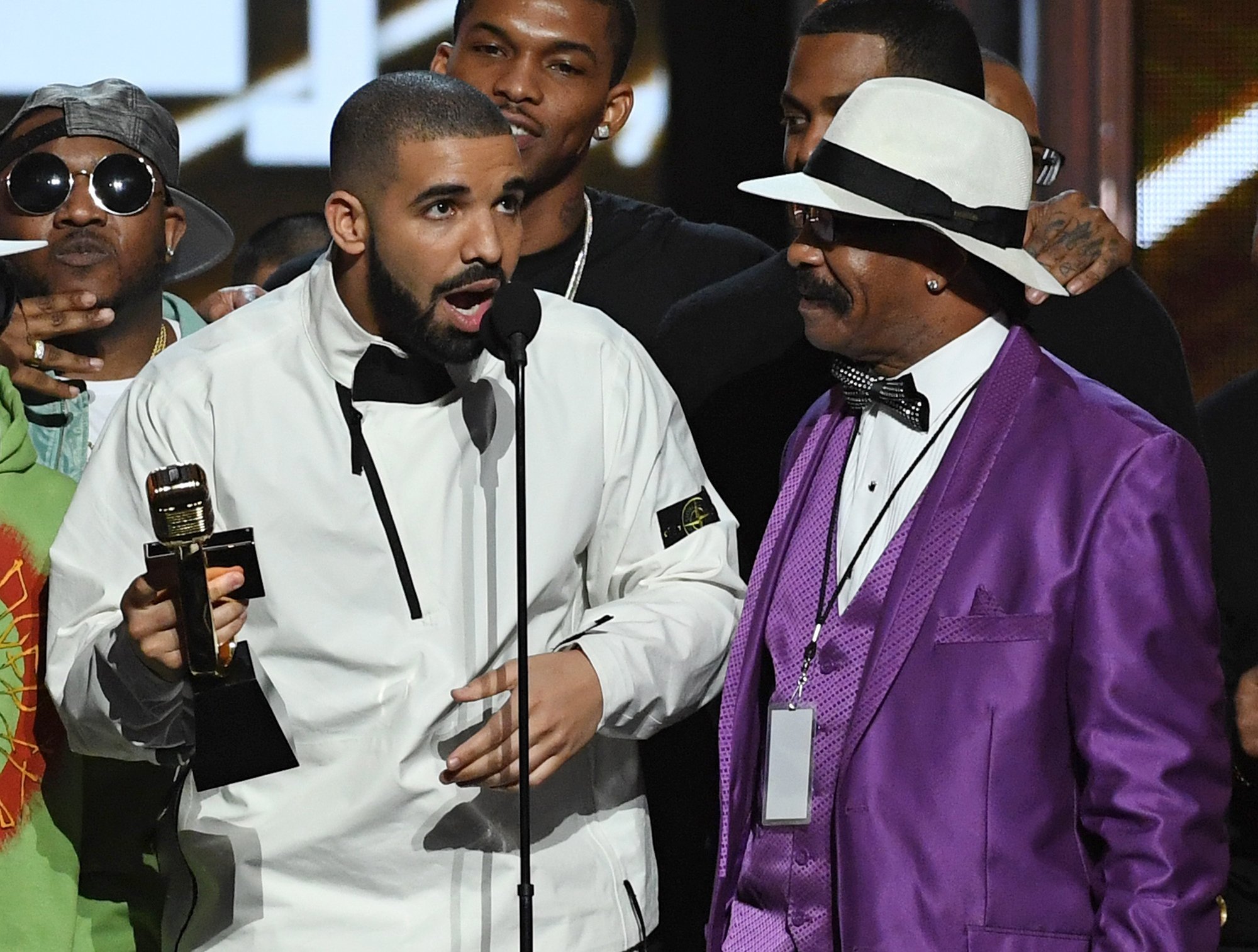 Drake ‘hurt’ by father’s allegations he faked drama to sell records ...