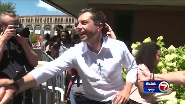 Actor Kevin Costner returns to Iowa to support Buttigieg - WSVN 7News ...