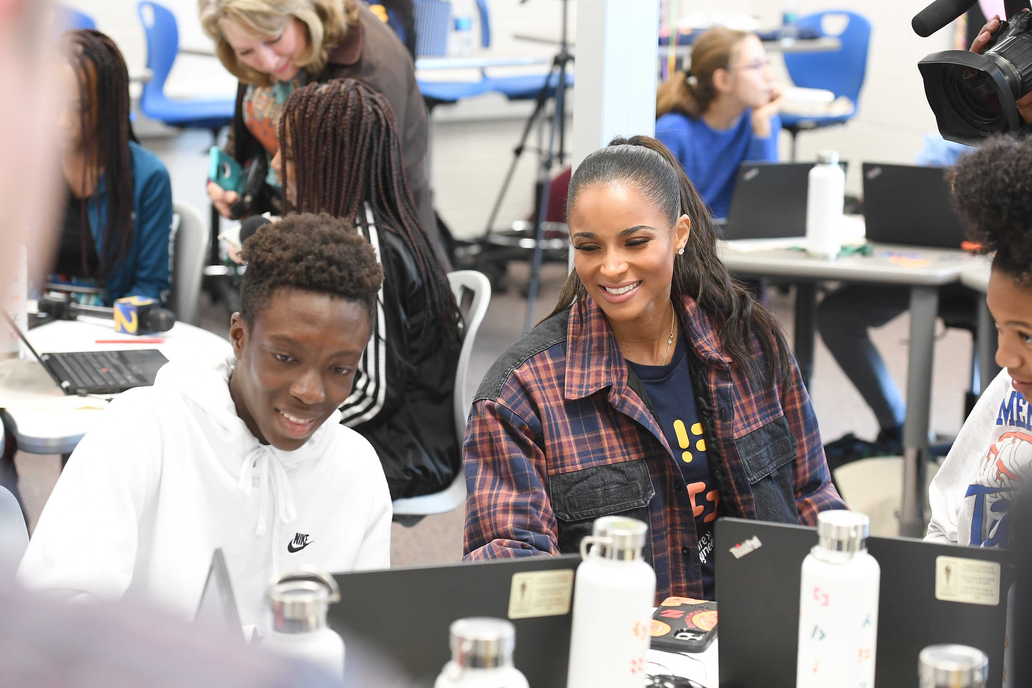 Ciara comes home to surprise STEM students - WSVN 7News | Miami News ...