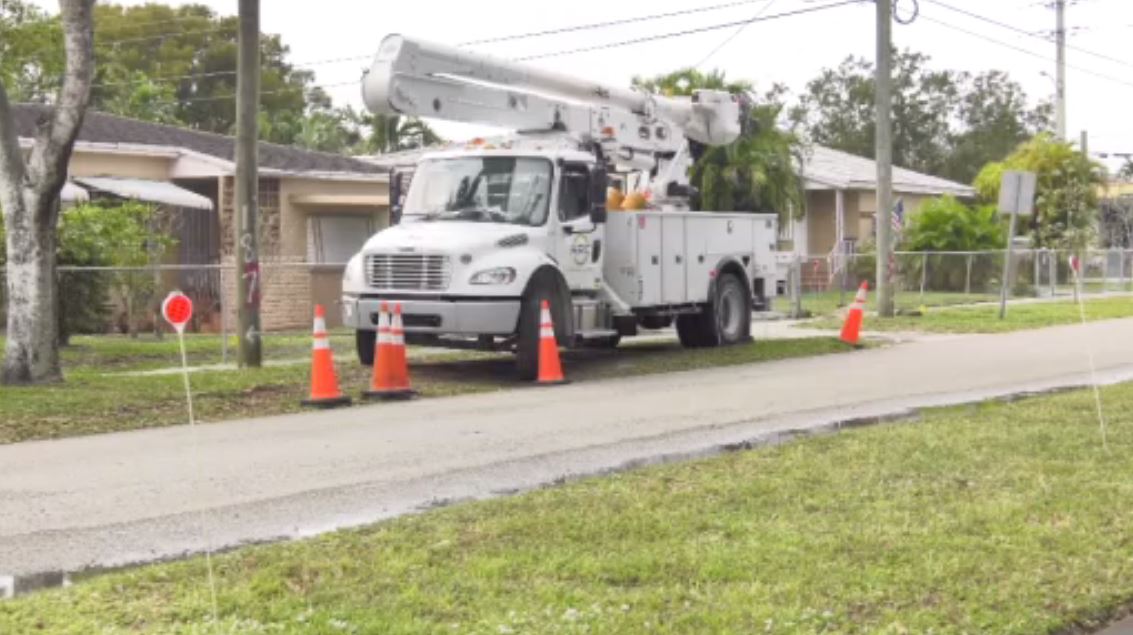 Crews repair gas line break in Virginia Gardens - WSVN 7News | Miami ...