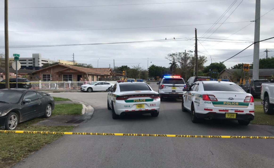 Police: 1 dead, gunman detained after shooting in Sweetwater - WSVN ...