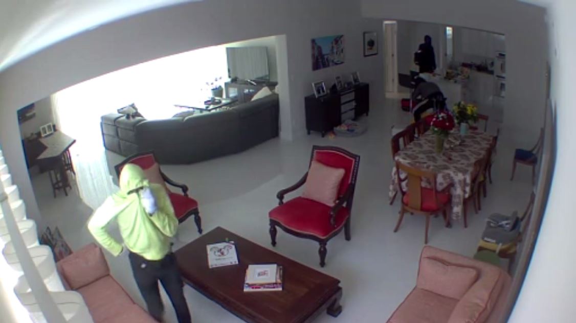 3 caught on surveillance breaking into NE Miami-Dade home - WSVN 7News ...