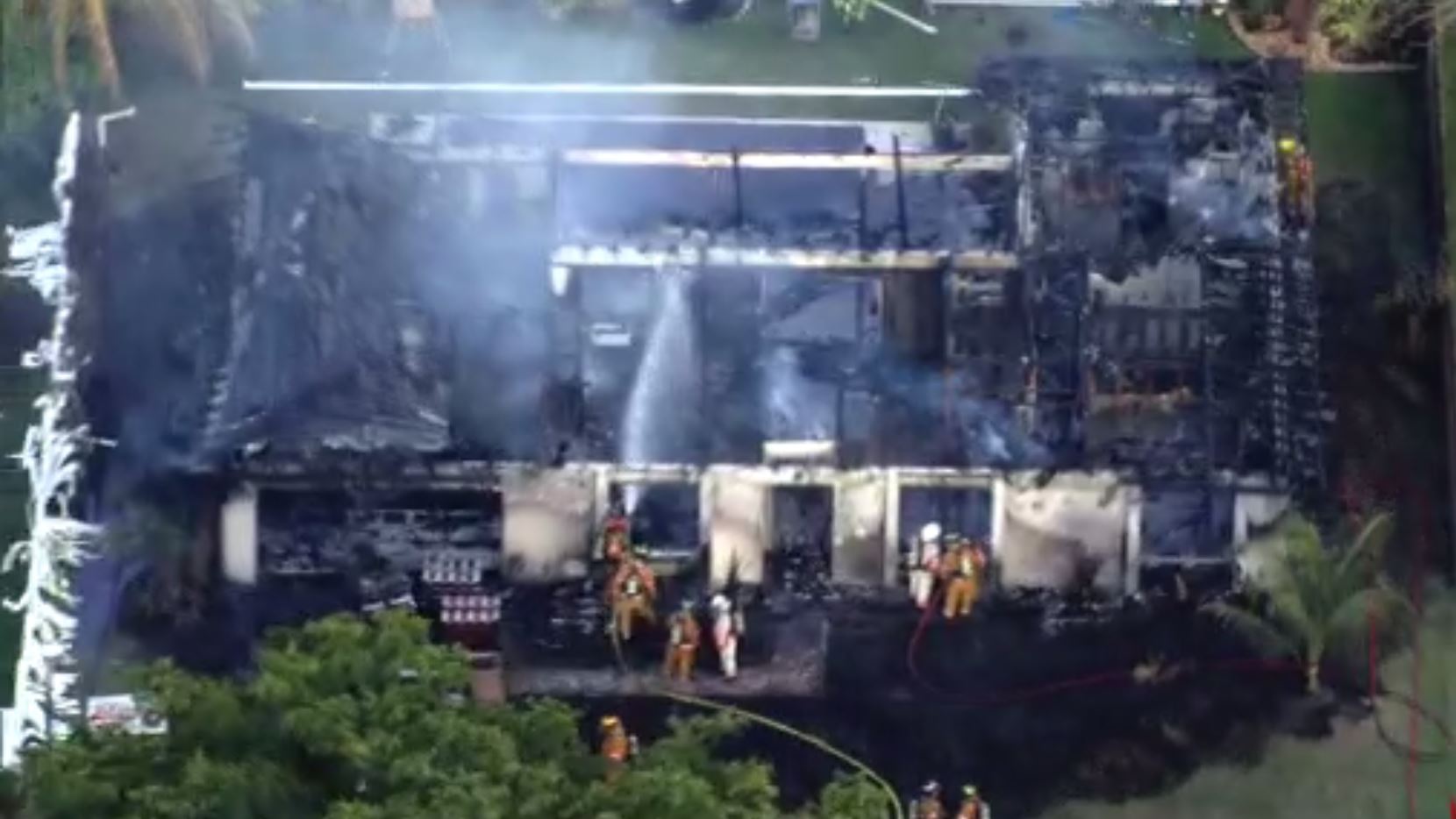 Crews extinguish house fire in Plantation - WSVN 7News | Miami News ...