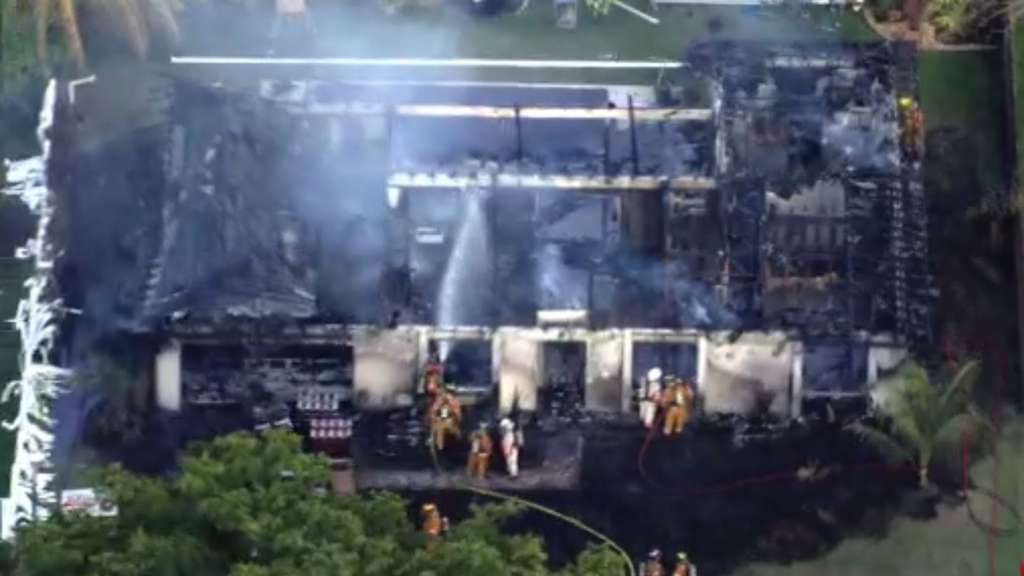 Crews extinguish house fire in Plantation – WSVN 7News | Miami News ...