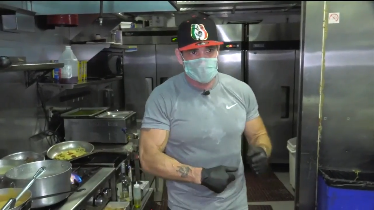 Former boxing champion feeds first responders in Key Biscayne - WSVN ...