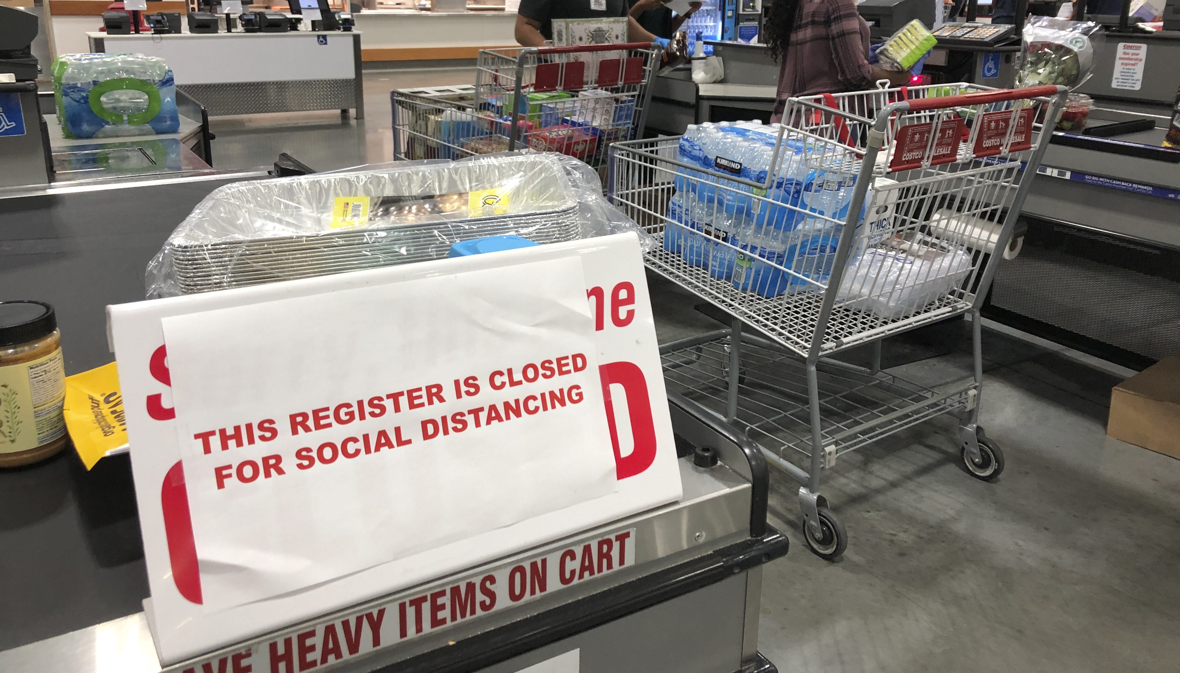 Poll: 72% of Florida voters think social distancing should continue ...