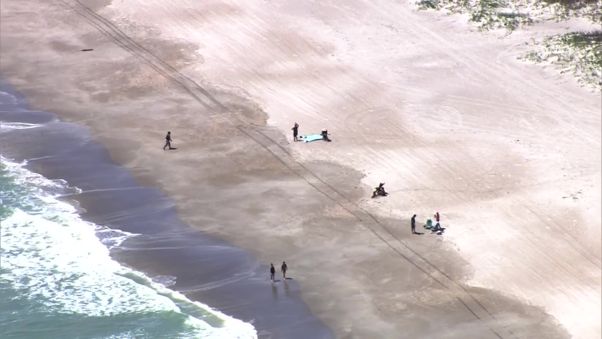 Florida continues reopening beaches, with social distancing - WSVN ...