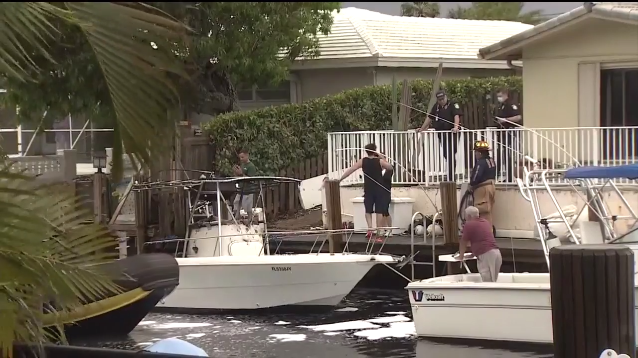 Firefighters tackle boat fire at Lighthouse Point - WSVN 7News | Miami ...