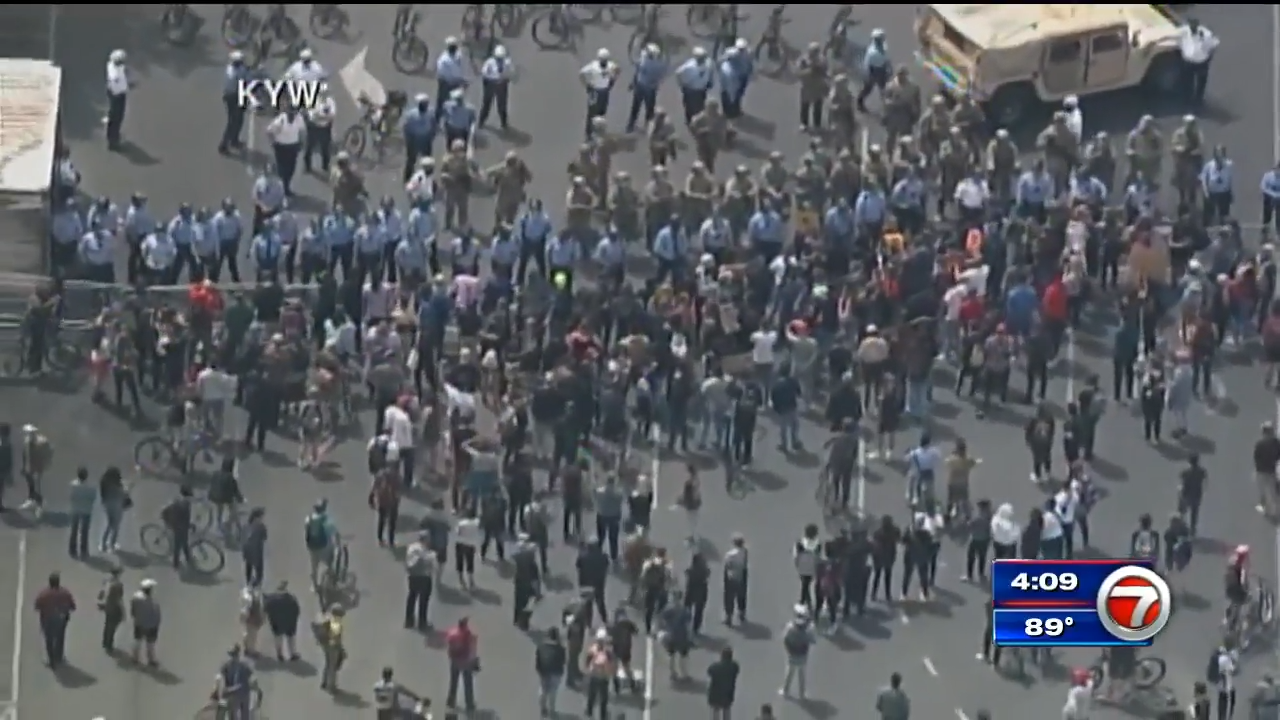 Trump warns of military deployment as protests resume - WSVN 7News ...