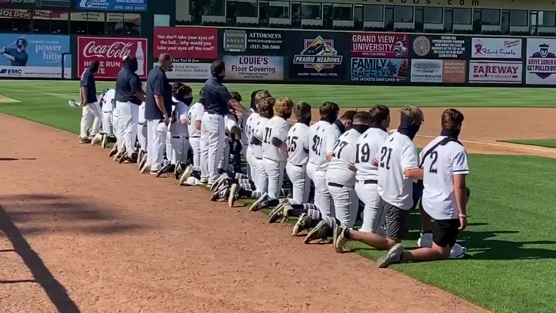 An entire high school baseball team knelt during the National Anthem to ...