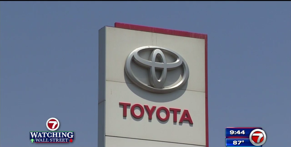 Toyota recalls gas-electric hybrids for engine stall problem – WSVN ...