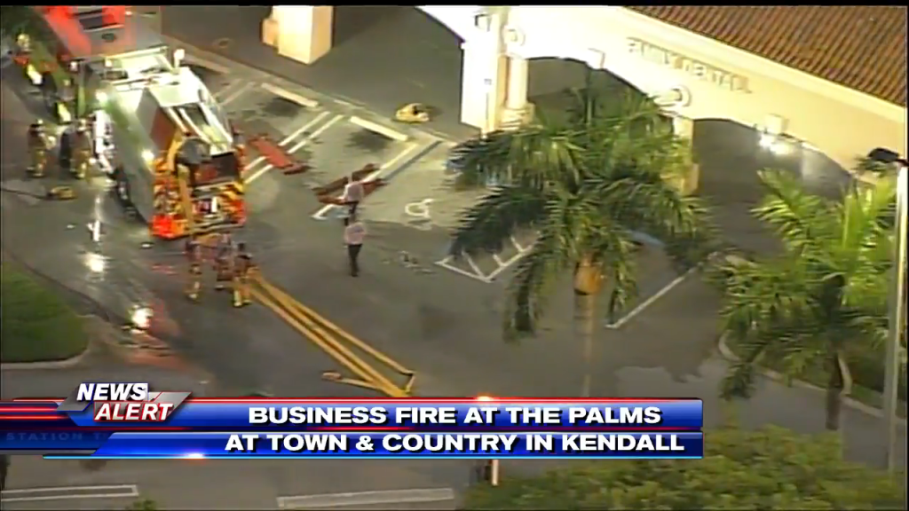 Firefighters Extinguish Fire In Kendall Strip Mall Wsvn 7news Miami
