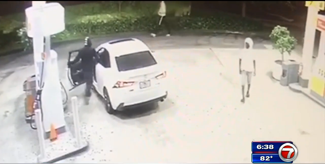 Police Searching For 3 Crooks Behind North Bay Village Car Burglary