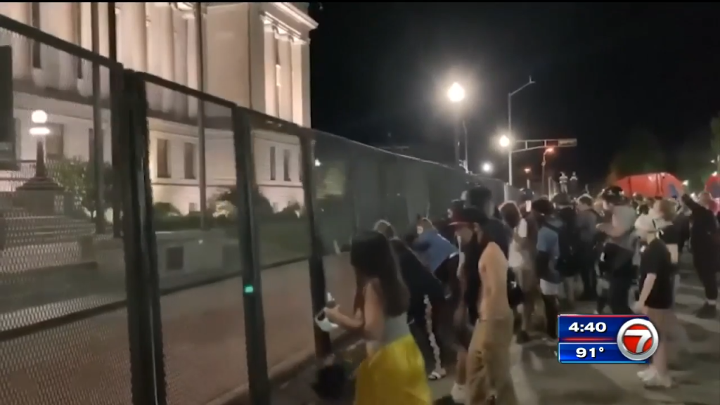 Somber protests in Kenosha after night of chaos, shootings – WSVN 7News ...