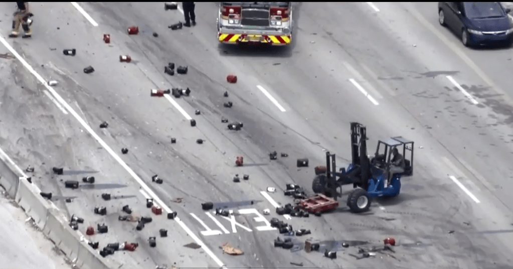 Crews work to clear metal debris left on I-95 in Fort Lauderdale – WSVN ...