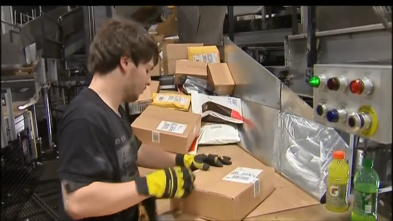 UPS set to hire over 100,000 seasonal employees ahead of holiday season ...