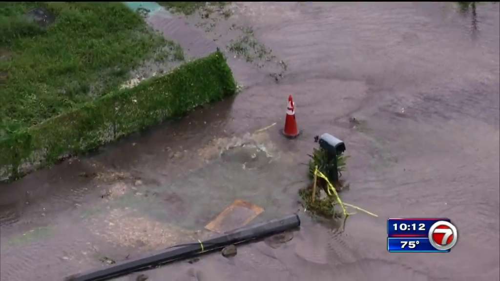 Water main breaks, floods streets of Pompano Beach – WSVN 7News | Miami ... Water main breaks, floods streets of Pompano Beach – WSVN 7News | Miami ...