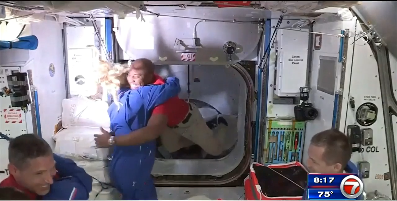 Spacex Capsule With 4 Astronauts Reaches Space Station Wsvn 7news