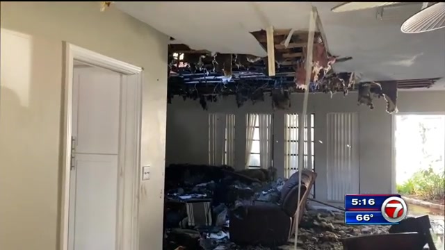 3 escape burning house in Cooper City; home declared total loss - WSVN ...