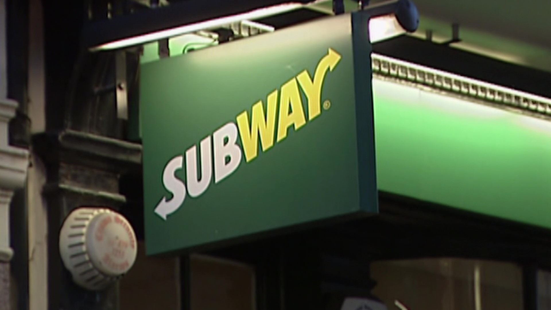 Subway restaurant worker killed after dispute over mayo, police say ...