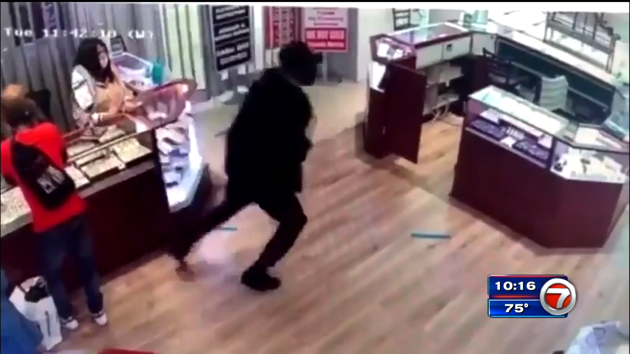 Burglar Caught On Camera Running Off With Jewelry From Pembroke Lakes