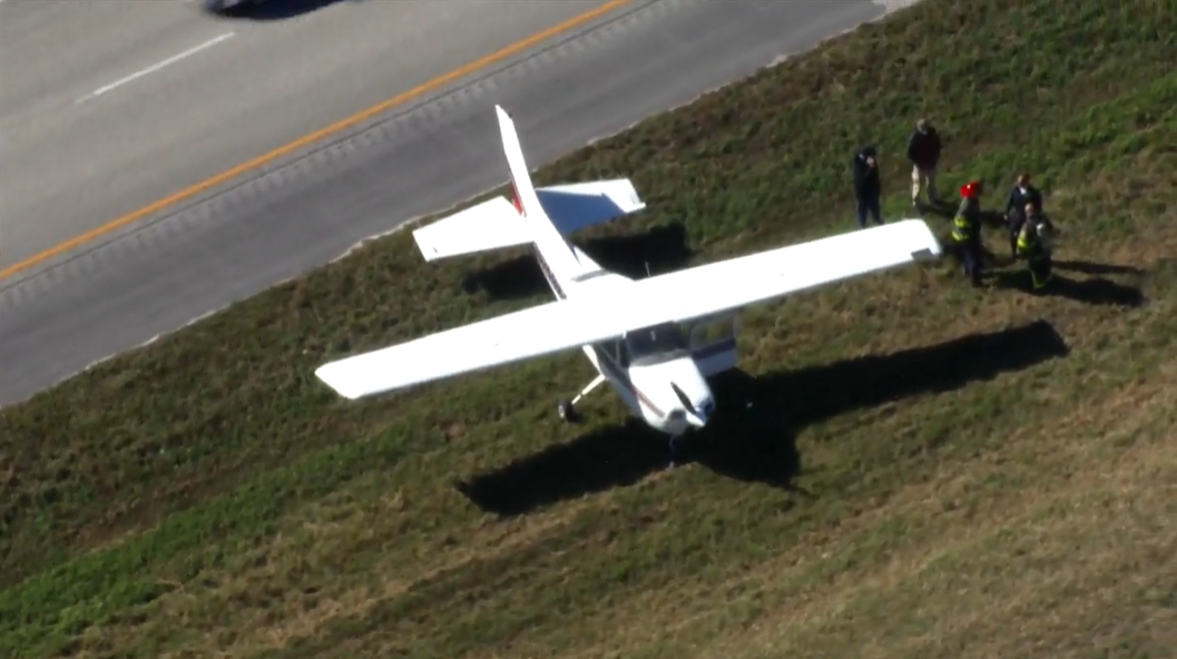 Small plane makes emergency landing on Alligator Alley - WSVN 7News ...