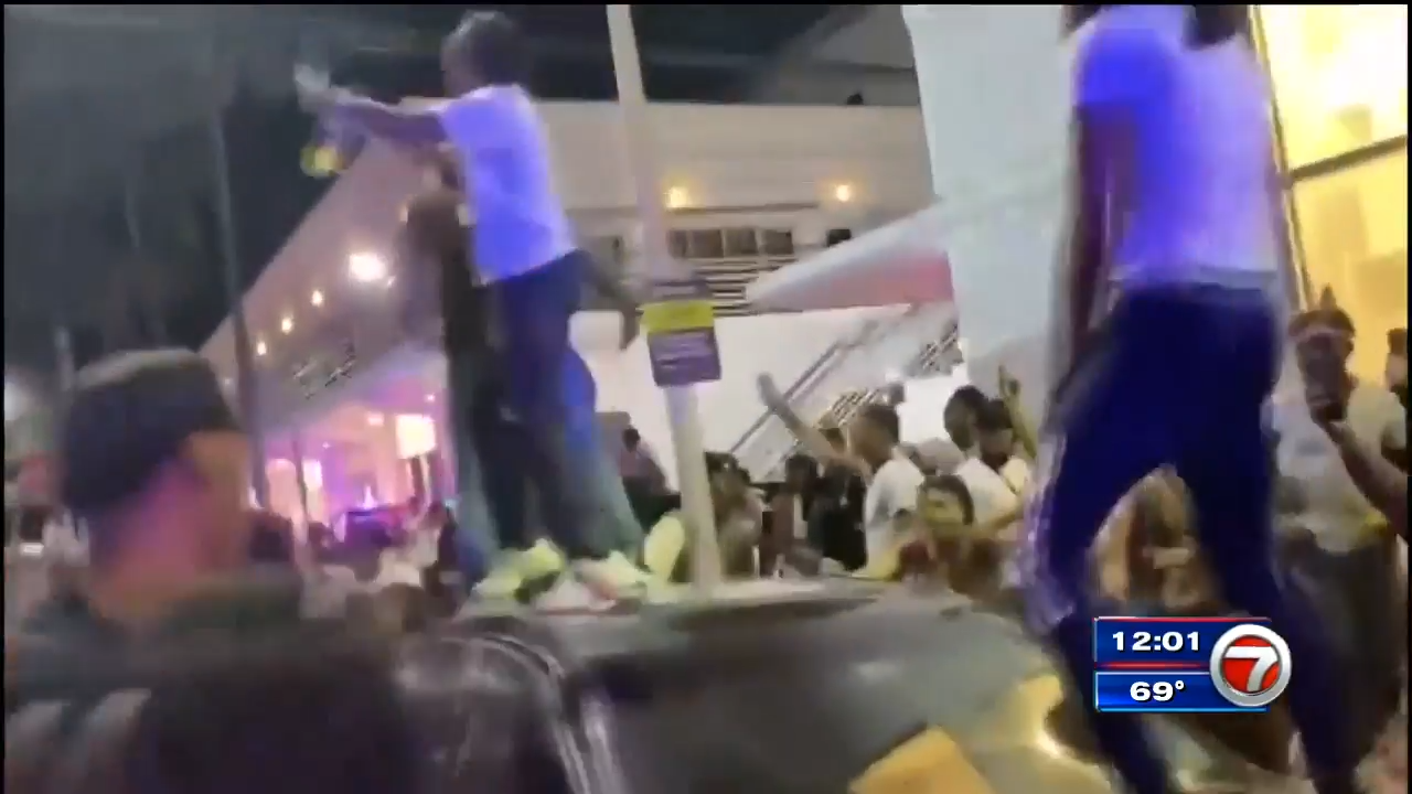 Miami Beach visitors out during the day to avoid rowdy Spring Break ...