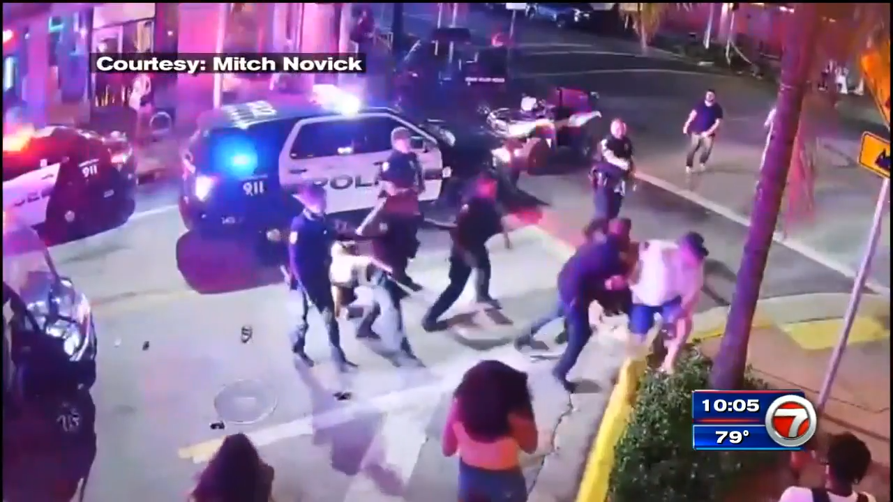 Police arrest 19-year-old after scuffle with officers in Miami Beach ...