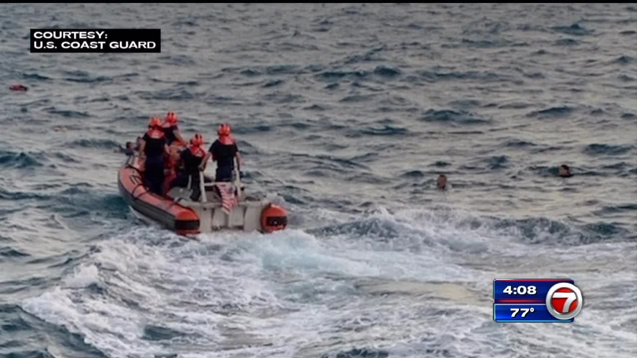 Coast Guard Saves 4 After Boat Capsizes Off Miami Beach Wsvn 7news