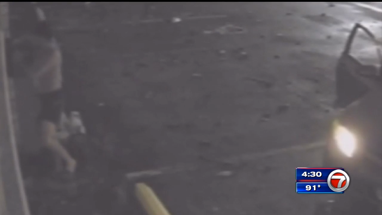 Shirtless burglar caught on camera stealing mail from NW Miami-Dade ...