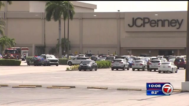 Officials: Fight breaks out at Westland Mall - WSVN 7News | Miami News ...