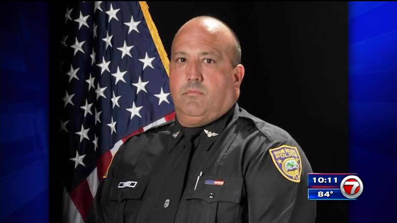 Memorial service held for Miami Beach Police officer who died of COVID ...